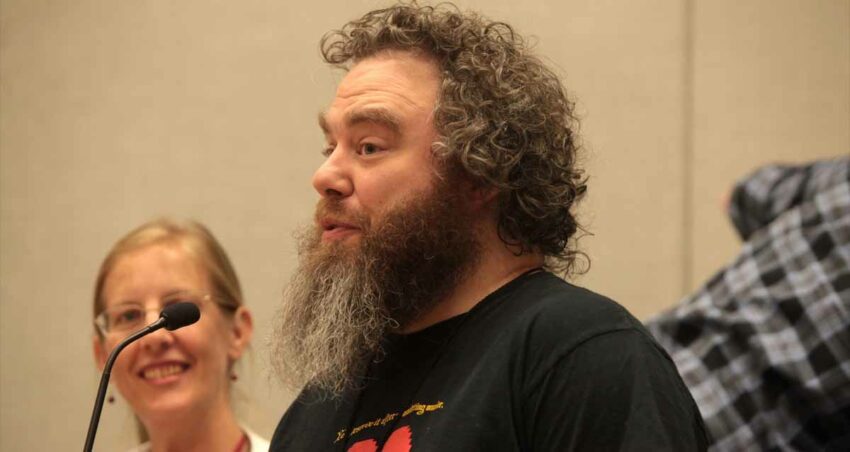 Patrick Rothfuss, Yeni Kralkatili Güncesi Hikâyesini Podcast Formatında ...