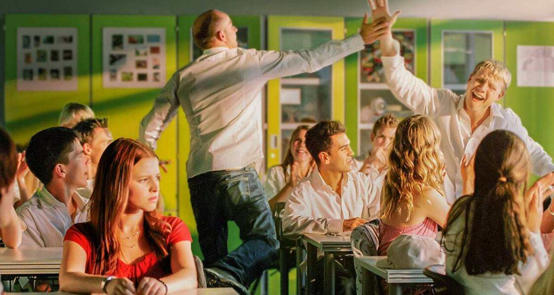 Die Welle İncelemesi: İçimizdeki Faşizm Sempatizanı – Kayıp Rıhtım