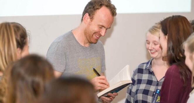İnsanlar İncelemesi: Matt Haig'in Kusurlu Harikası